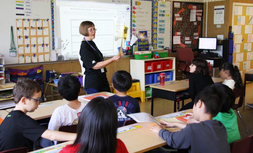 Lakeview Elementary Teacher: Premier's Award of Excellence Finalist ...